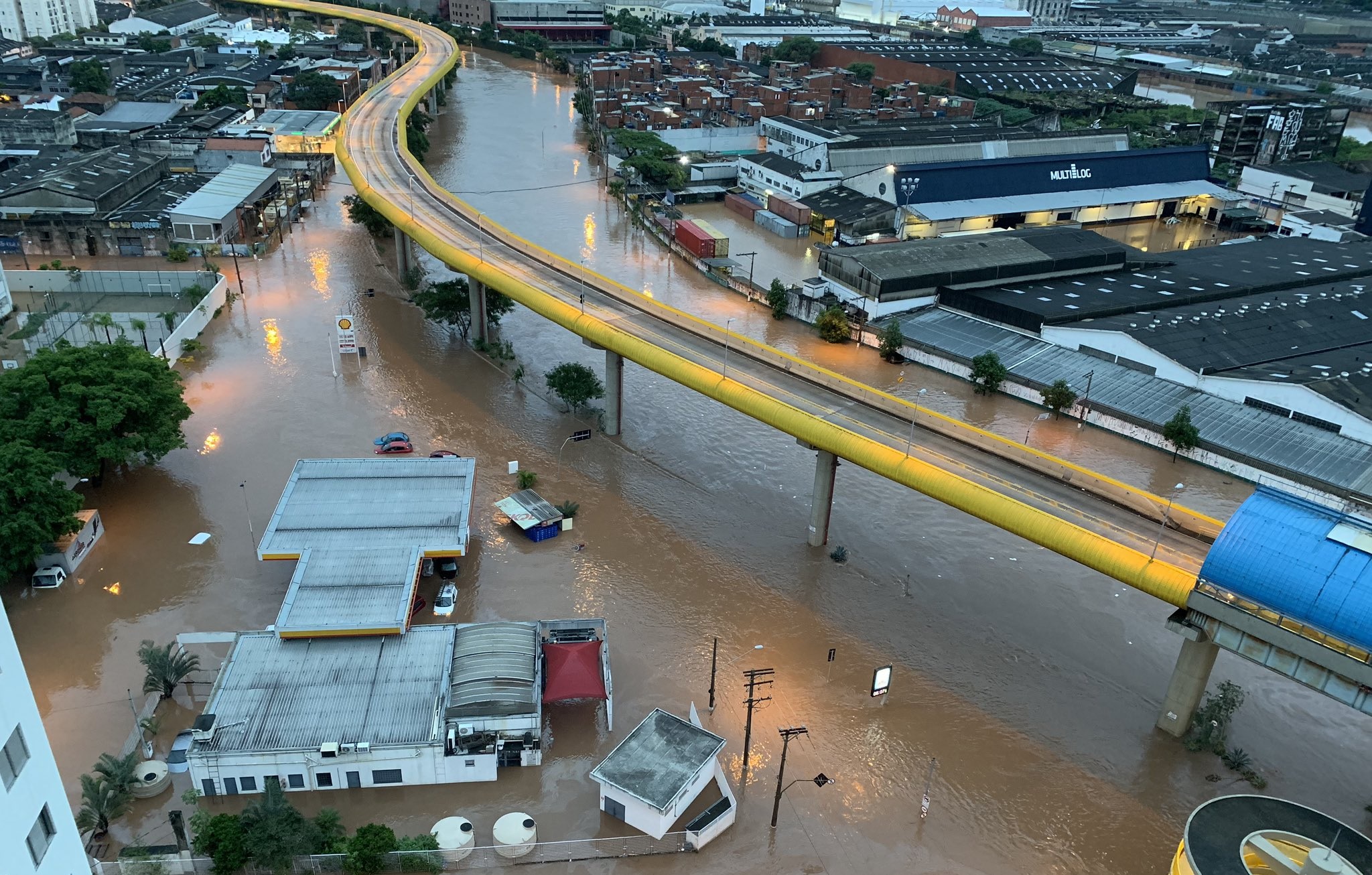 Pelo menos 11 pessoas perderam a vida por conta do último alagamento na ...